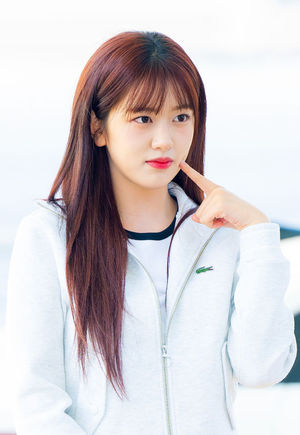 [사진]아이브 안유진,'청순한 볼콕 포즈' - OSEN