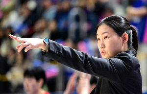 [사진]BNK 박정은 감독, '챔프전으로 가자' - OSEN