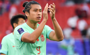 '내가 손흥민보다 잘해' 말하던 中 FW 올려치자 진짜 홀란도 어이상실, "머리는 닮았네" - OSEN