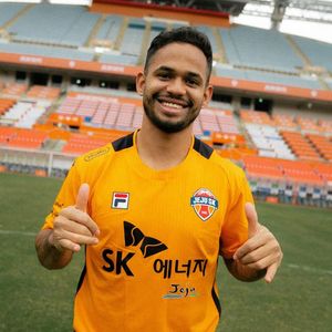 제주 SK, 세르비아 무대 활약 브라질 출신 CF 에반드로 영입 - OSEN