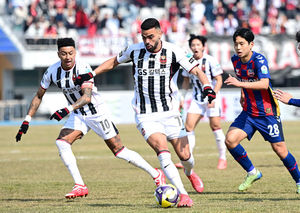 [사진]FC서울 루카스, '치고 올라가자' - OSEN