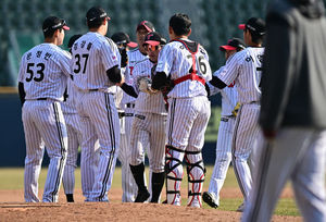 [사진]NC 상대로 연습경기 승리한 LG - OSEN