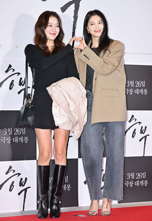 [사진]이소연-오윤아, '예쁨이 두 배' - OSEN