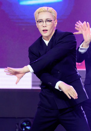 [사진]SF9 재윤,'카리스마 넘치는 옐로' - OSEN