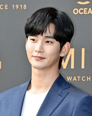 김수현, 논란 후 첫 공식석상 대만 팬미팅 간다..경찰 50명 비상대기[Oh!쎈 이슈] - OSEN