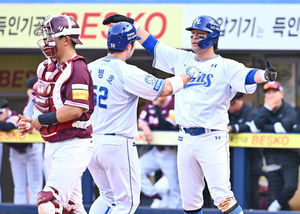 '4홈런 폭발&마운드 물량 공세' 삼성, 또 이겼다...'슈퍼 루키' 배찬승 1군 데뷔전 155km 실화냐 [대구 리뷰] - OSEN