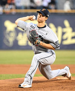 '78억' FA 투수의 한화 데뷔전, 5이닝을 채우지 못하다...LG전 2실점 교체 [오!쎈 잠실] - OSEN