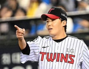 '진짜 미쳤다' 50억 FA의 데뷔 첫 완봉승, LG 4연승 신바람...한화 3연패 '수렁' [잠실 리뷰] - OSEN