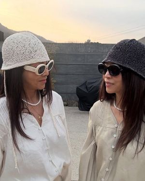 "누가 황신혜야?" 쌍둥이 비주얼 동생과 찰칵...DNA는 못속여 - OSEN