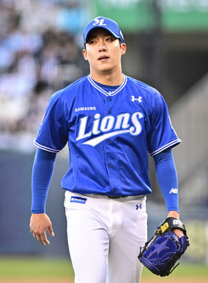 “한국시리즈보다 추웠다” 그런데 150km 강속구 쾅!…돌아온 푸른 피의 다승왕, 건재함 과시하다 [오!쎈 잠실] - OSEN