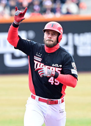 테스형이 이렇게 빨리 잊혀지다니…KIA 외인 타자 교체 옳았다, ML 88홈런 거포한테 이런 장점까지 - OSEN