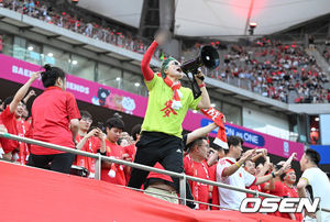 중국은 진짜 약했다, 일본-호주-사우디 상대로 6패..."강팀 상대로 비기지도 못하면서 무슨 WC" - OSEN