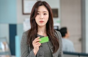 함은정, YL그룹 최연소 디자인 팀장 변신..수수한 옷차림 청순美 ('여왕의 집') - OSEN