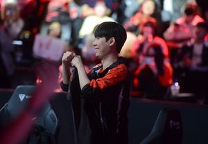 [LCK] ‘사신 코스프레’ 농심, ‘킹겐-리헤즈 펄펄’ 브리온 2-0 완파 - OSEN