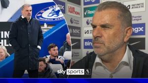 그래서 이렇게 간절하게 봤구나? 포스테코글루, 사르 득점 직후 팬들과 언쟁→그런데 VAR 취소네! - OSEN