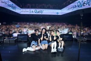 QWER, 日 첫 팬콘서트 성료…바위게와 완성한 경쾌·청량 밴드 퍼포먼스 - OSEN