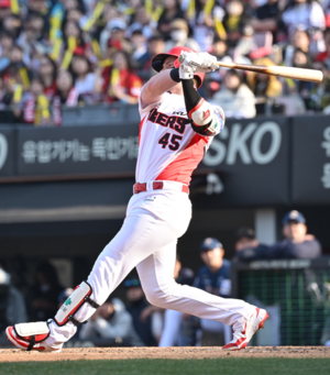 최하위 충격이 약이었나, 위즈덤 멀티포+오선우 결승포, 빅이닝 폭발...KIA, SSG 11-5 제압 [광주 리뷰] - OSEN