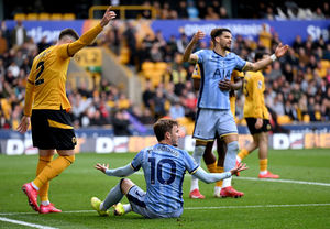 'SON 부상 제외' 토트넘, 입장골+자책골로 '황희찬 8분' 울버햄튼에 2-4 패 '대망신' - OSEN