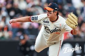 비바람 몰아친 강추위에 158km 꽂다니, 미친 스타성…10G 무실점 행진, 한화 '미스터 제로' 떴다 - OSEN