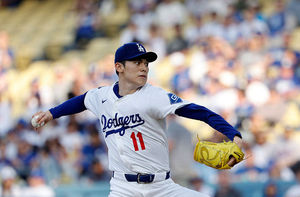 ML 데뷔 첫 5이닝, 그런데 팀은 기록적 참패…참 안풀리는 日 괴물투수, 사령탑은 “날카로움 있었다” 위안 - OSEN