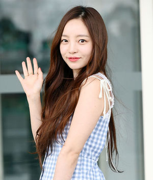 故구하라 사진에 관 합성..日 걸그룹, 선 넘은 마케팅에 비난 쇄도[Oh!쎈 이슈] - OSEN