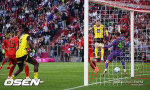 진짜 배은망덕 뮌헨, 김민재 매각한다..."솔직히 언터쳐블 아냐, 돈 주면 판다" - OSEN