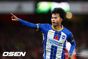 日 미드필더 미토마, EPL 이적판 흔든다? '파격 제안' 받고 리버풀로?... "브라이튼, 내줄 의향 있다" - OSEN