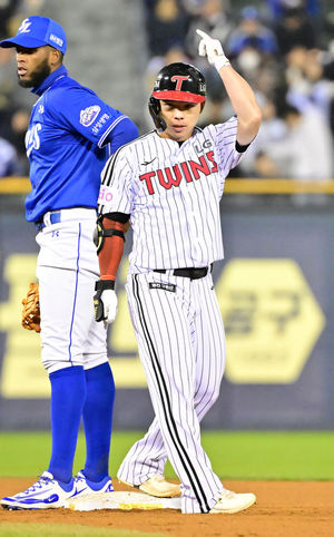 ‘미쳤다. 득점권 타율 6할2푼5리’ 10라운더 복덩이…‘ERA 1점대’ 153km 특급 신인을 울리다 - OSEN