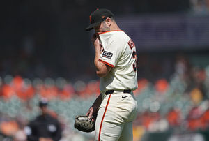 "힘들다, 힘들어" 이정후가 도와줘도 안 되네, 천하의 벌랜더가 1승도 어렵다니…ERA 6.75 - OSEN