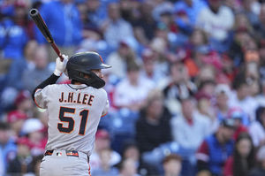 이정후가 1위인 기록이 또 있다…161km 마구도 때리는 재능, '타율 .450' 좌완 킬러 등극 - OSEN
