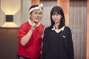 쁘띠 윤경호, 턱살 사라진 지예은이랑 투샷까지..'SNL7' 접수한 명품 배우 - OSEN