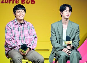 기안84, BTS 진 선물한 그림 의미 "결혼·출산NO...거세된 세대" [Oh!쎈 이슈] - OSEN