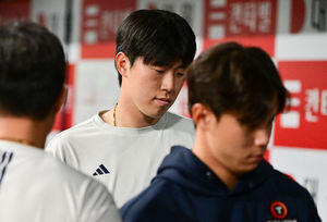 제구 난조에 벤클까지 휘말렸다…비난 딛고 파격 지명→ERA 9.00+사사구 남발, 5선발 기회 계속 줘야하나 - OSEN