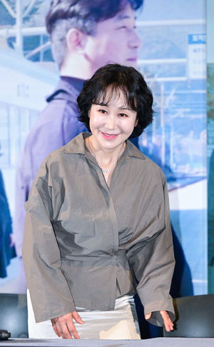 [사진]정윤서, 미소로 영화 '영동선' 시사회에 - OSEN