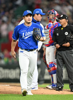 [사진]7회 마운드 내려가는 최원태,'아쉽다' - OSEN