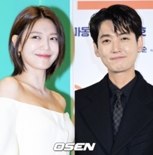 정경호 왼손 반지 포착…12년차 ♥최수영과 커플링? '결혼설'도 솔솔 (Oh!쎈 이슈) - OSEN