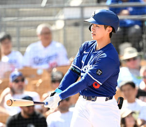 김혜성, DH 2G 2안타 1타점 1볼넷 1득점 활약…3G 연속 안타 행진 - OSEN