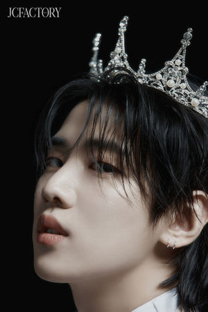 DKZ 재찬, 왕관의 품격..미니 2집 콘셉트 포토 공개 - OSEN