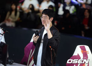 [LCK] 멈추지 않는 ‘파괴전차’…한화생명, ‘다크호스’ 농심 꺾고 9연승 질주 - OSEN