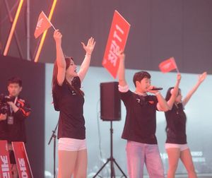 [사진] T1 응원단, ‘T1 파이팅’ - OSEN