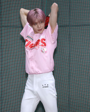 2번 취소 후 극적 성공..NCT WISH 시온, 광주의 시구핑 등극 - OSEN