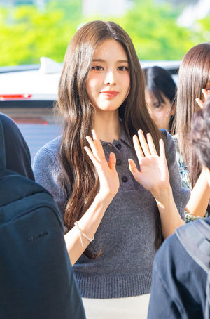 [사진]이즈나(izna) 방지민,'아침 햇살보다 더 빛나는 미모' - OSEN