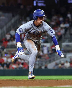 "김혜성 키는 작은데…NFL 선수 같아" 美 감탄한 근육질 몸매, 에드먼 돌아와도 마이너 안 간다 - OSEN