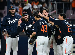 ‘전국 비→단독 콘서트 유력’ 한화, 고척돔에서 26년 만에 10연승 도전…키움, 사상 첫 5G 매진 보인다 - OSEN