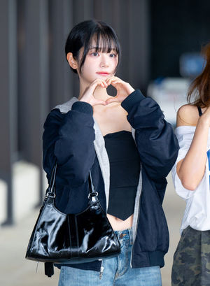 [사진]QWER 쵸단,'사랑을 담아서' - OSEN