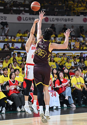 [사진] 안영준, 3점슛 제발 성공 - OSEN