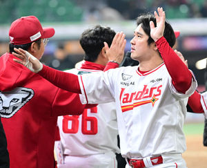 [사진]SSG 최정, '개인 통산 500 홈런은 다음 경기에서' - OSEN