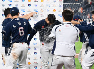 [사진]결승타 임종성,'시원한 승리' - OSEN