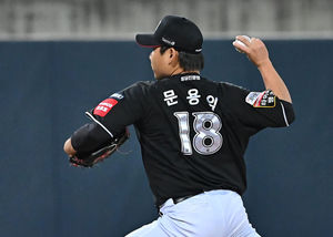 “필승조 손색 없다” 152승 레전드도 대만족…FA 보상선수 신화 새 주인공? [오!쎈 포항] - OSEN