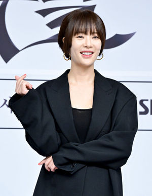 황정음, ‘43억 횡령’ 후폭풍..‘하이킥’ 광고 삭제에 ‘솔로라서’ 통편집 위기 [Oh!쎈 이슈] - OSEN